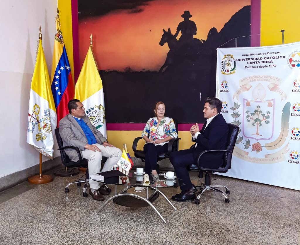 Autoridades de la Universidad Católica Santa Rosa firman convenio con ...